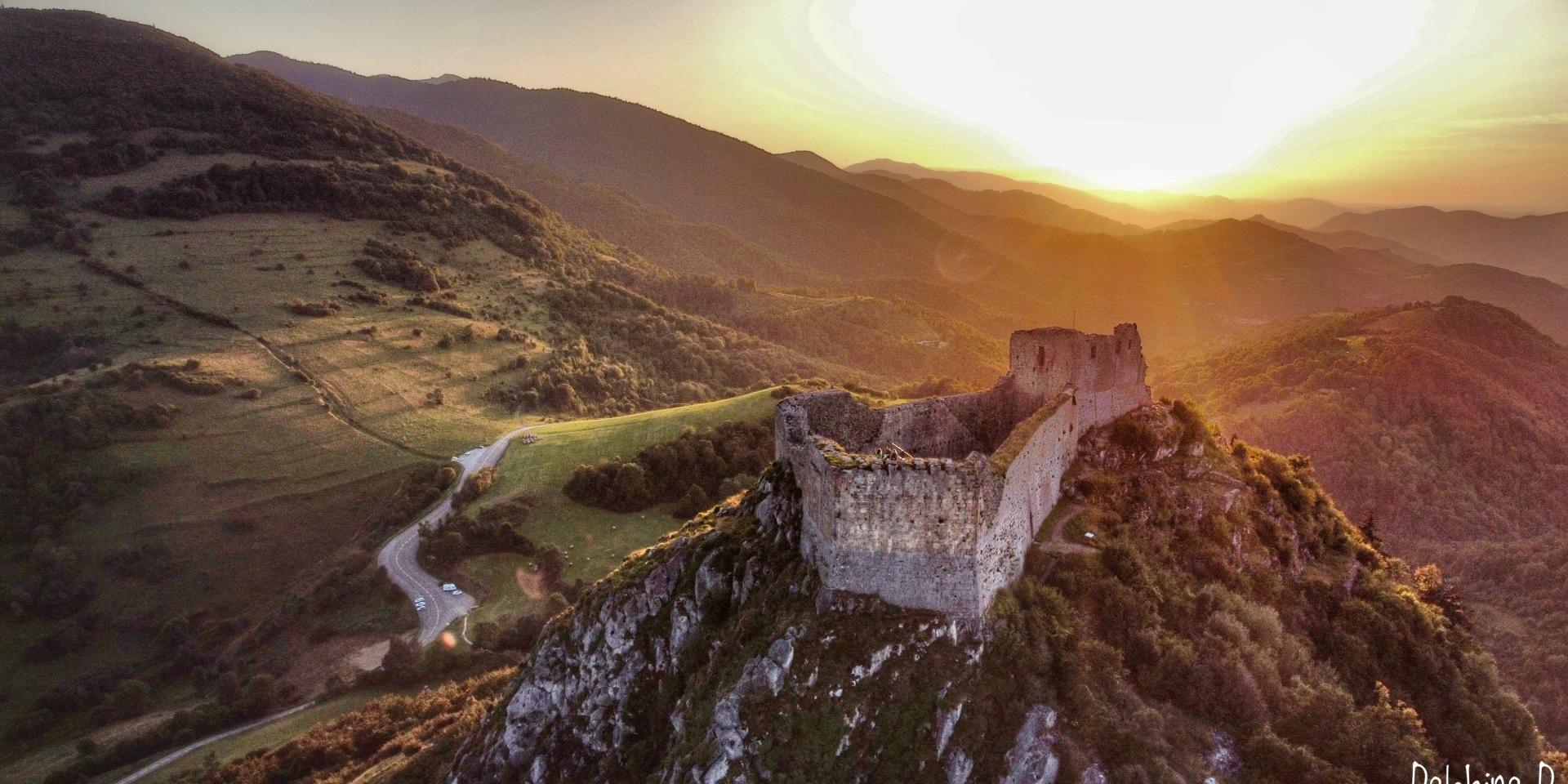 MONTSEGUR VISIT AT THE FOOT OF THE CASTLE | Official website of the ...