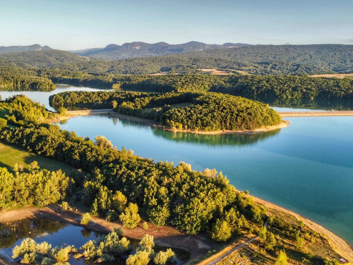 Lac de Montbel | Site Officiel de l'Office de Tourisme des Pyrénées ...