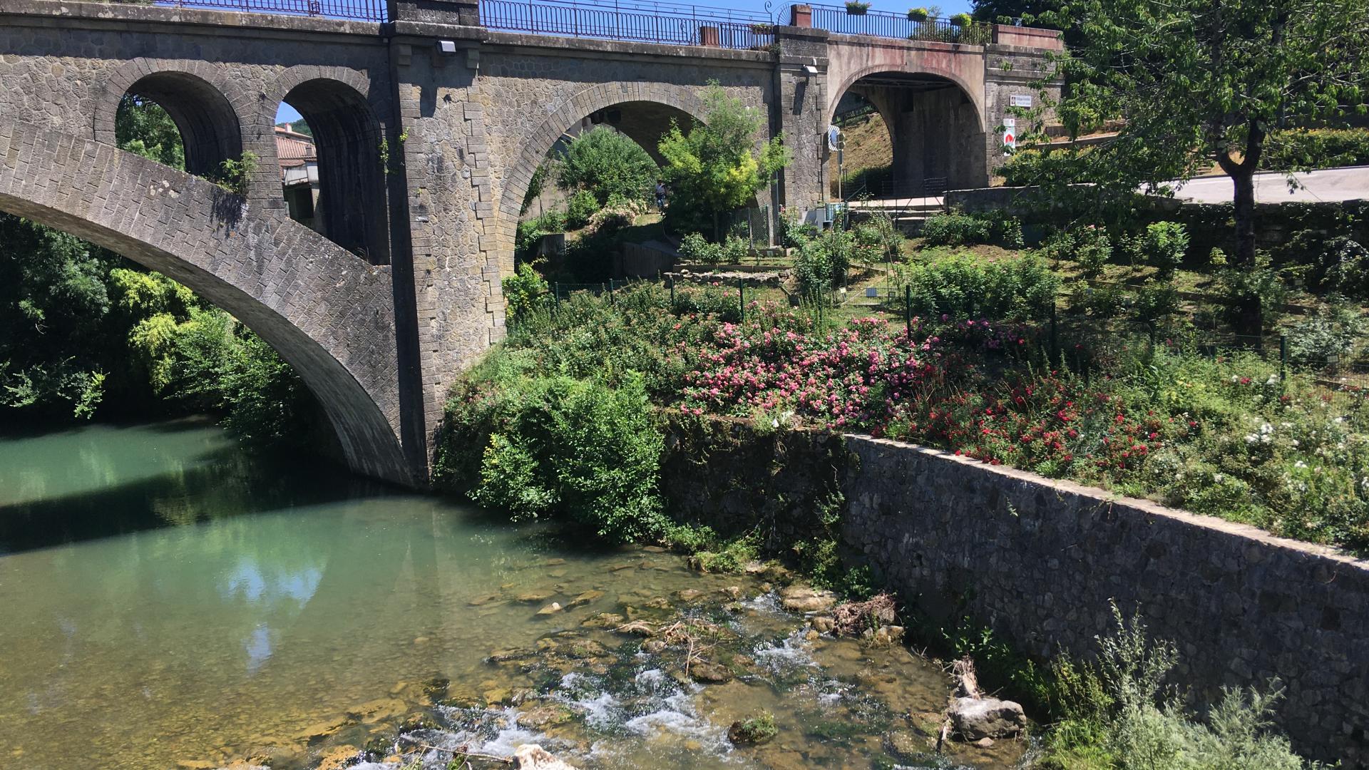 La vue depuis le pont de Camon | Site Officiel de l'Office de Tourisme ...